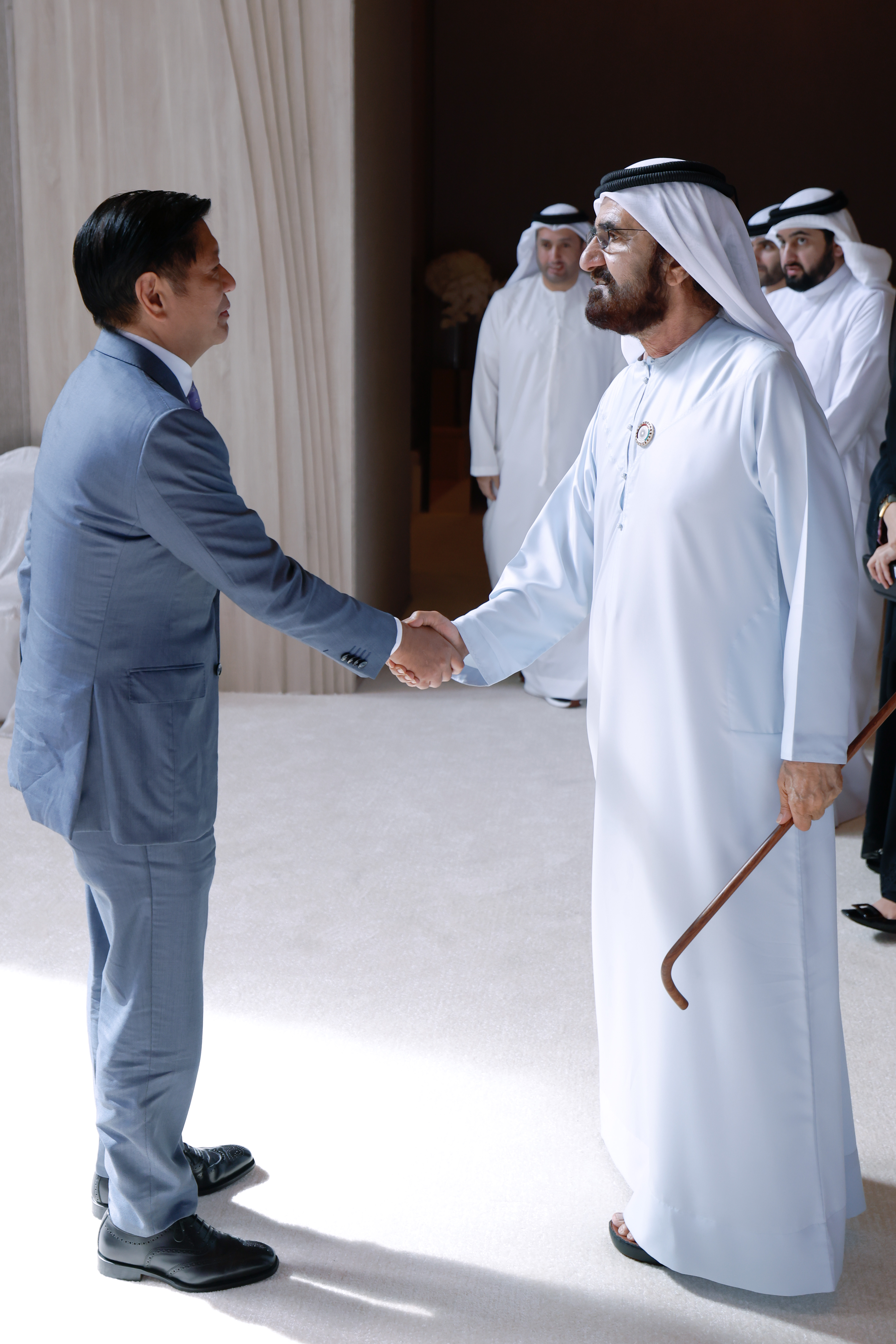 Mohammed bin Rashid meets with President of the Philippines