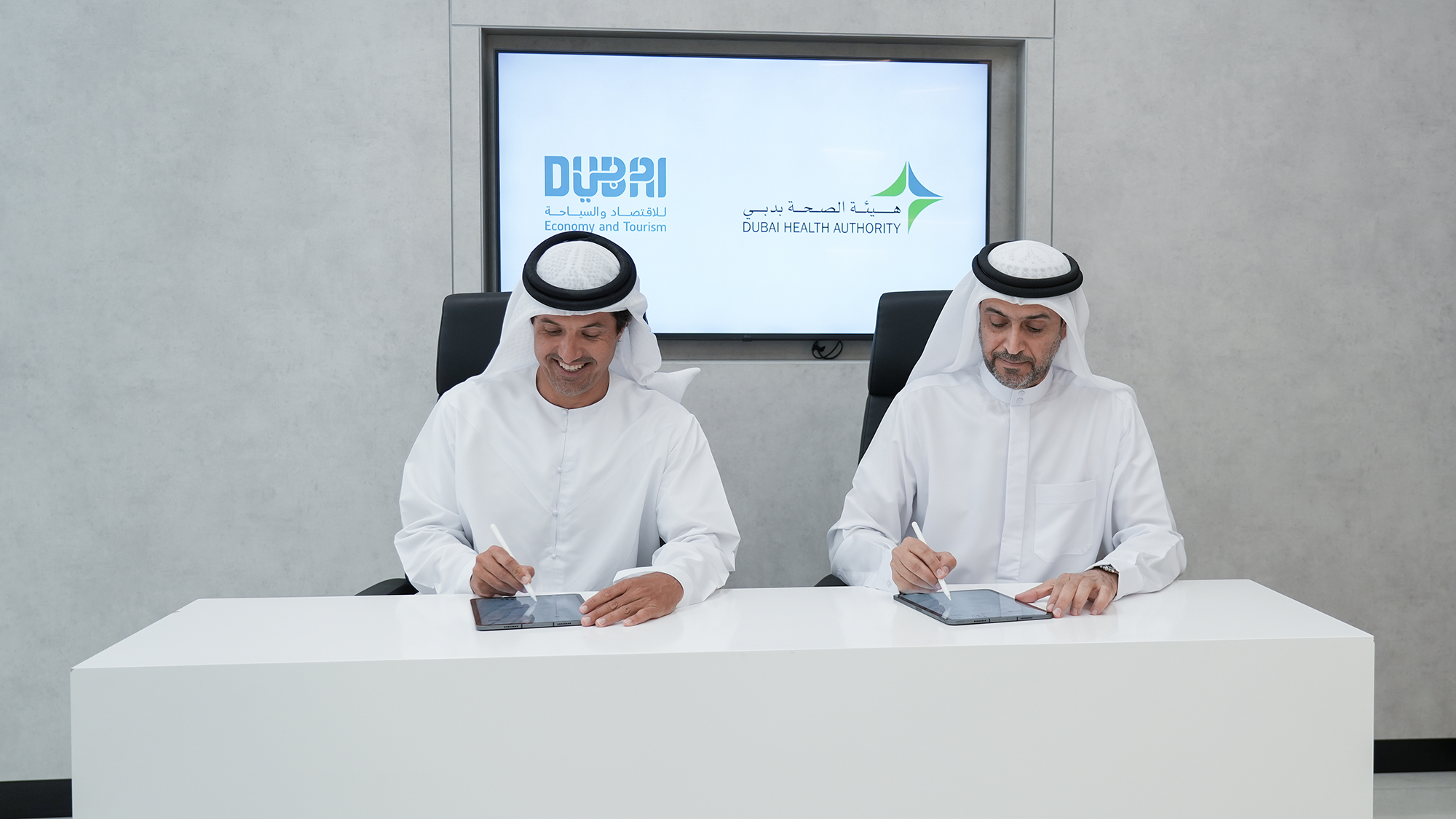 DHA and DET Sign MoU to Boost Dubai’s Medical Tourism Sector