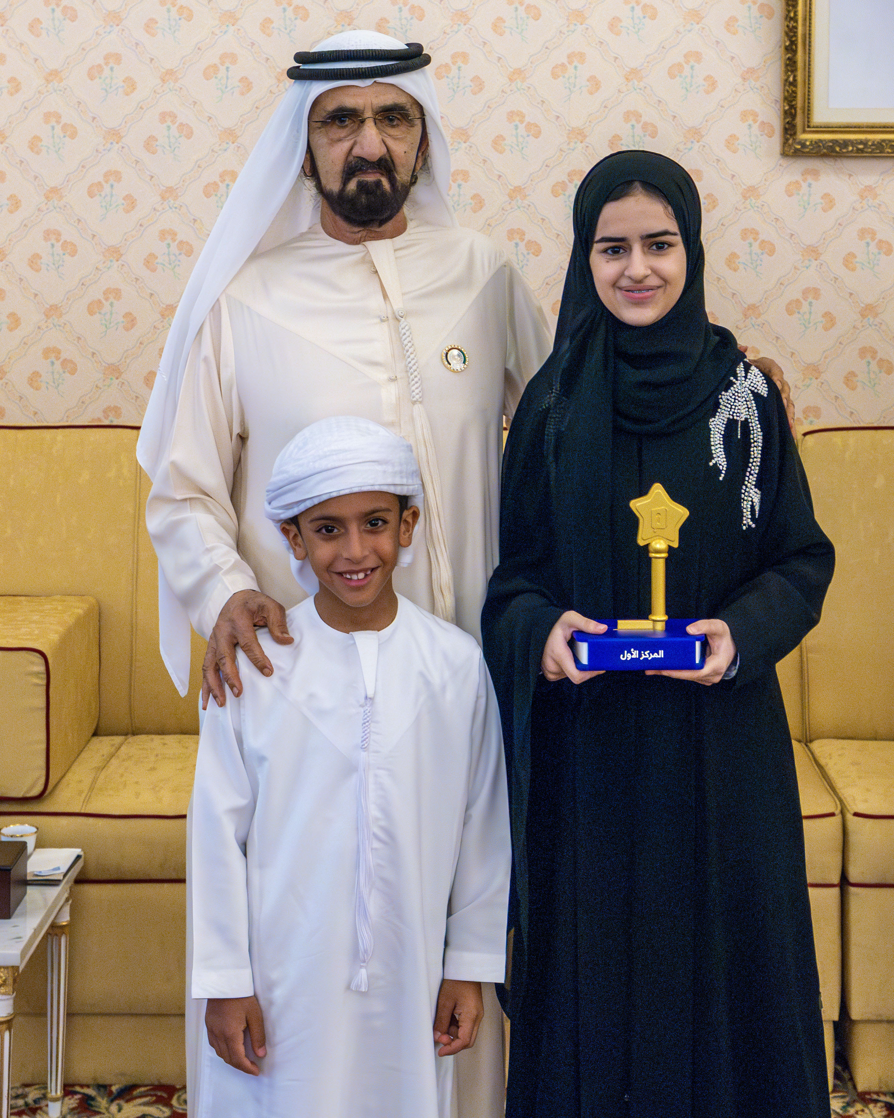 Mohammed bin Rashid meets with prominent citizens, business leaders ...