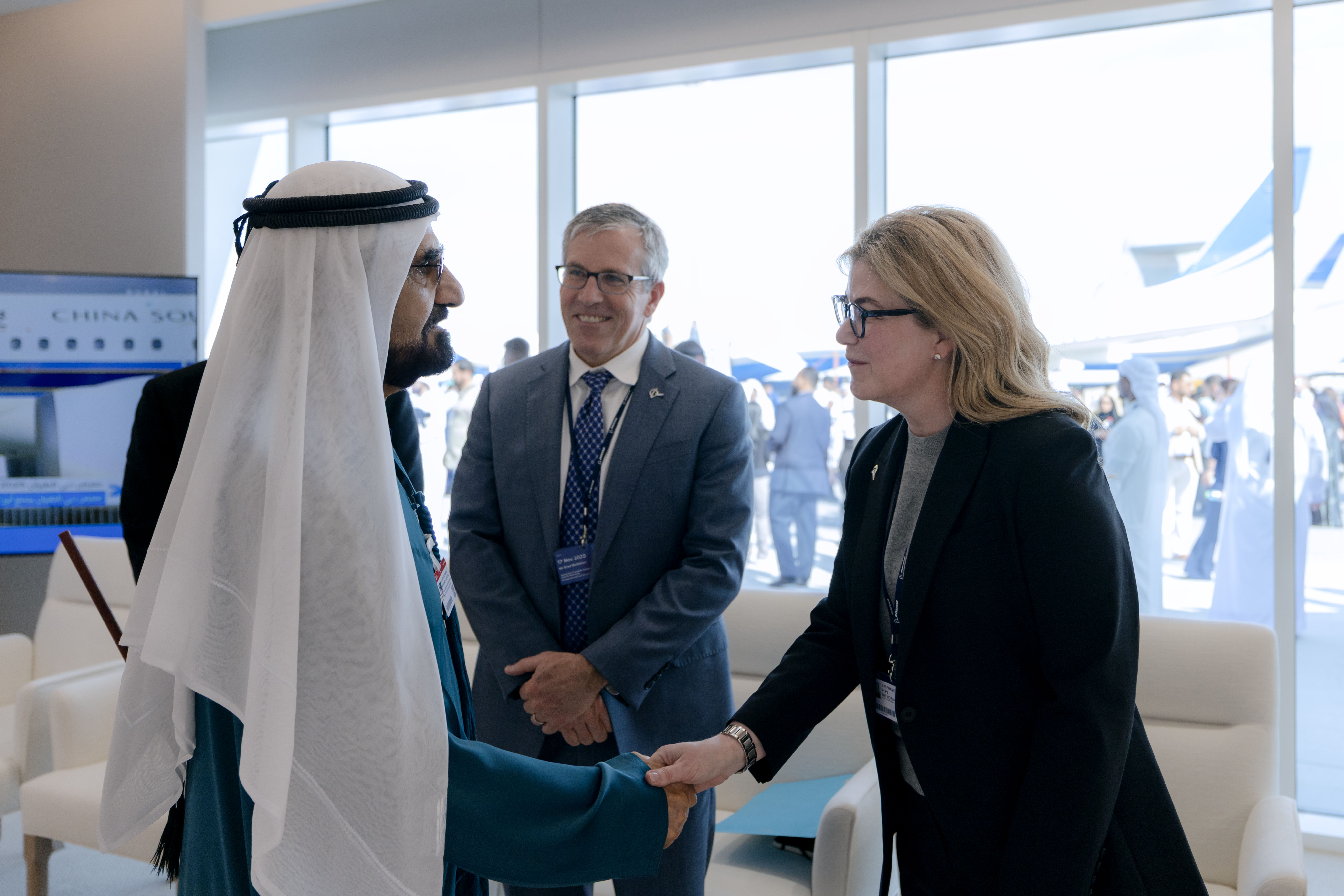 Mohammed bin Rashid meets the Executive Vice President of Boeing Global